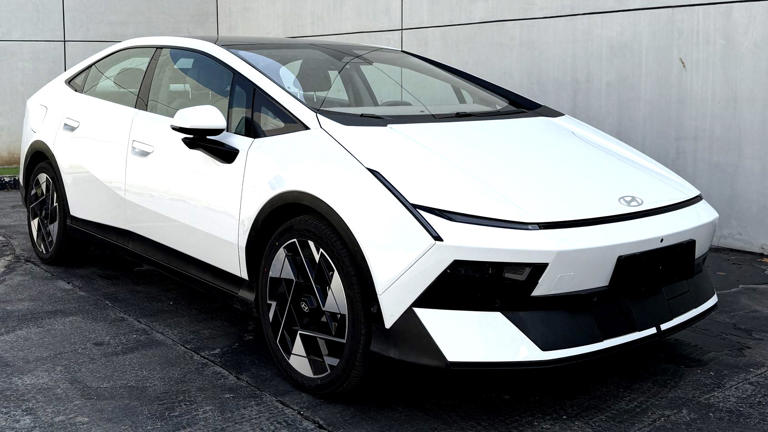 Hyundai’s Ioniq V might look like a Lambo, but it makes less power than ...