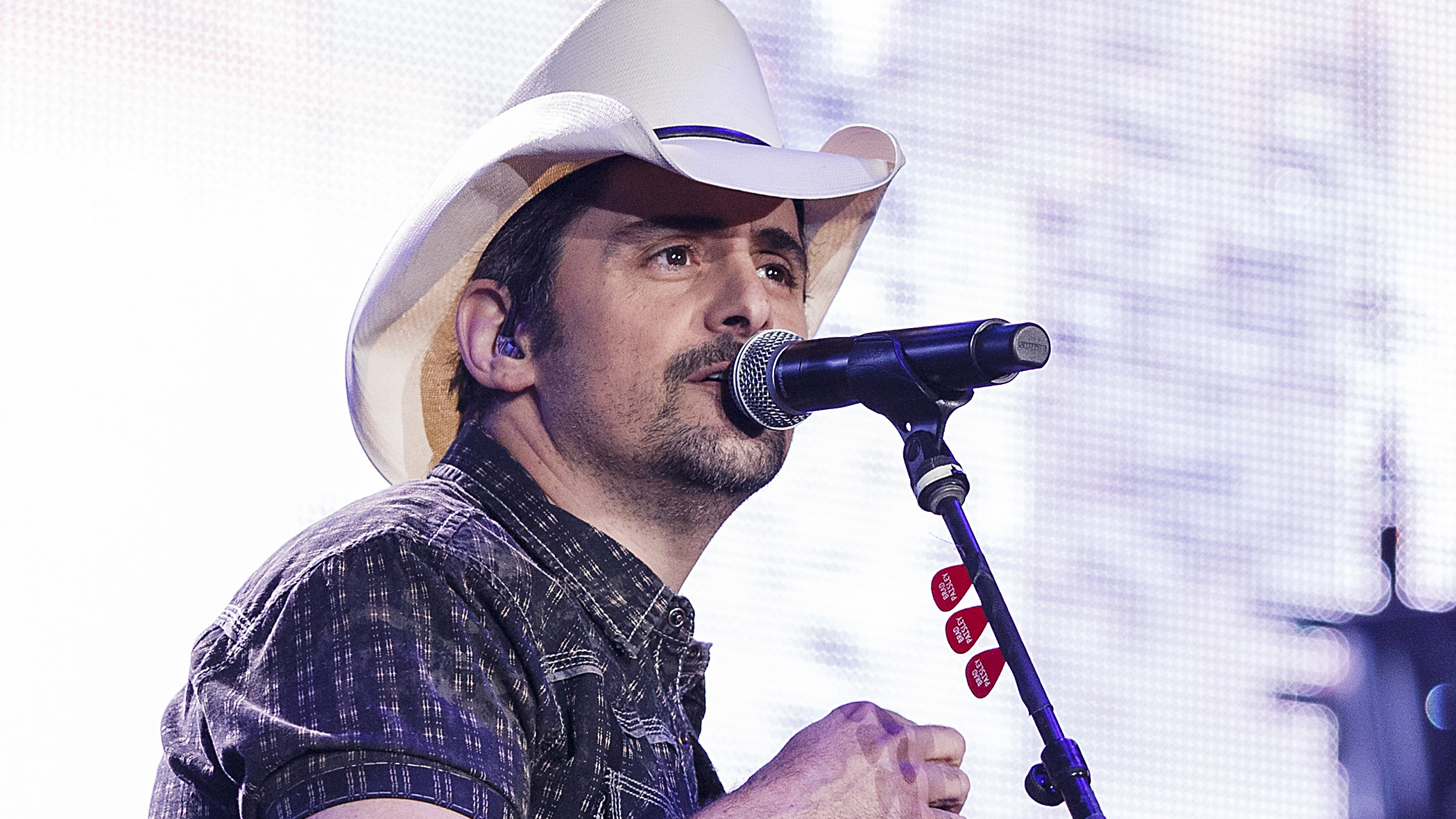 Brad Paisley announces new tour dates, including 4 stops in New England