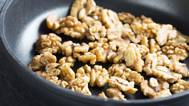 14 foods that are better when you start with a cold skillet