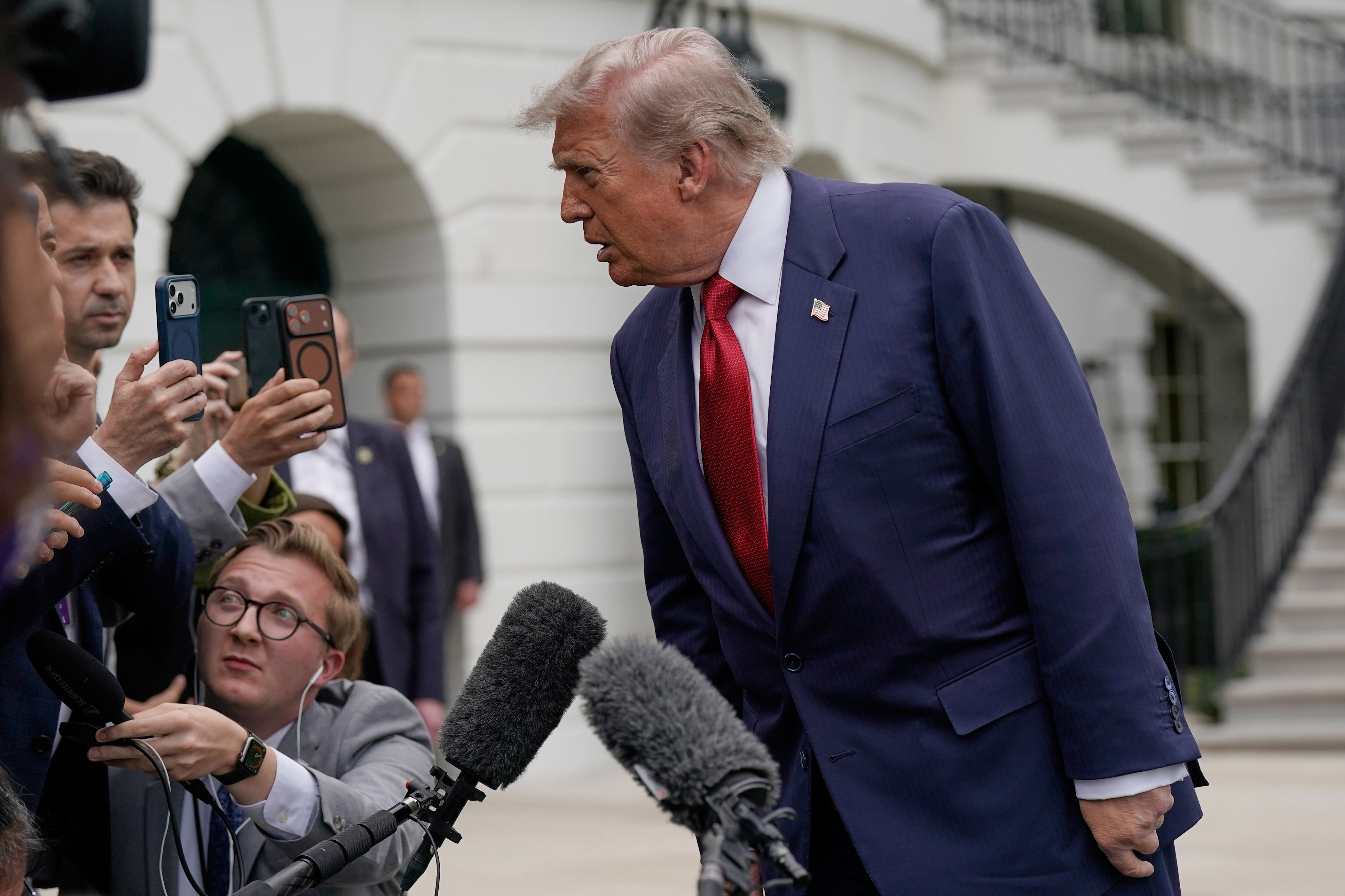 Trump deems Iran's response unacceptable, threatens attacks