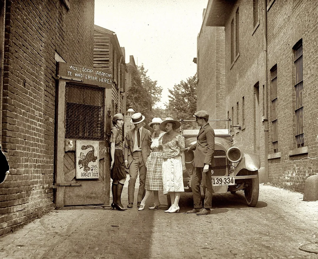 21 vintage photos of Prohibition speakeasies in the 1920s