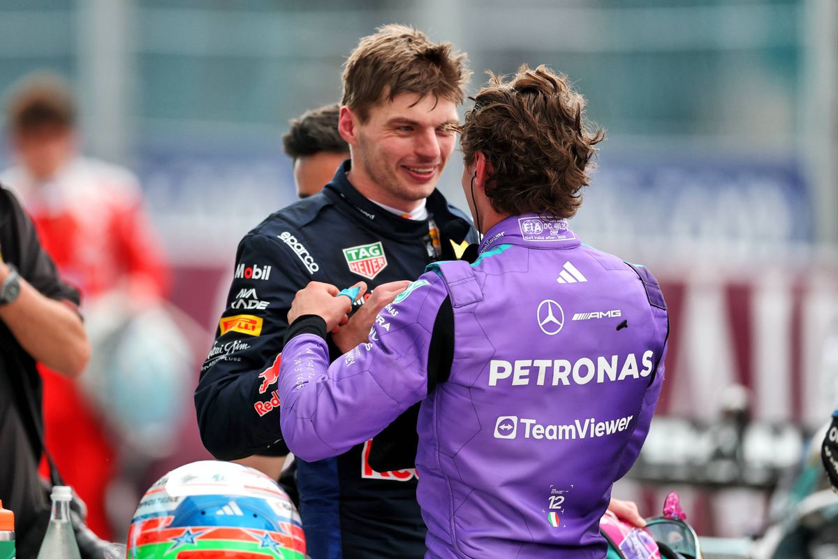 Schumacher looft Verstappen-achtige aanpak Antonelli: 'Max deed dat op ...