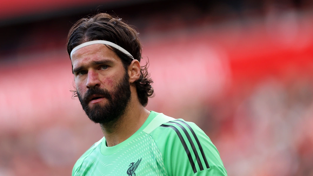 Liverpool target Emi Martinez as Alisson nears Juventus move