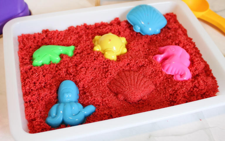 Kinetic sand recipe you can make at home