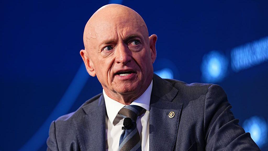 Pentagon will review Senator Mark Kelly's comments about US weapon ...