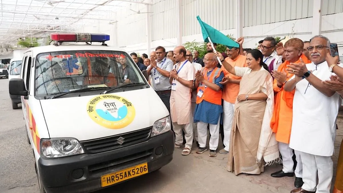 Delhi CM launches special 'Seva & Rescue Campaign' for destitute, sick ...