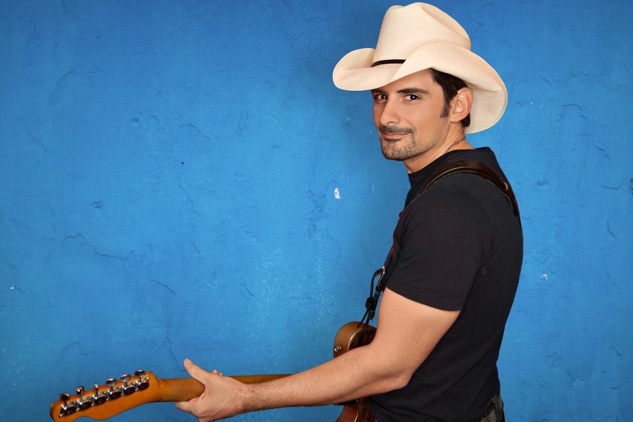 Brad Paisley returning to Maine this summer