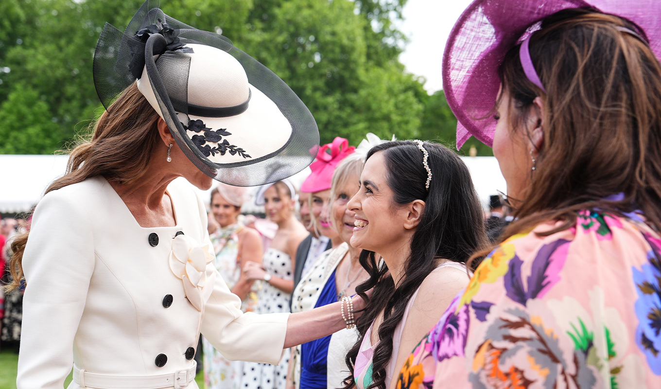 Kate Middleton sports daring hat (and rarely seen piece of jewelry from ...