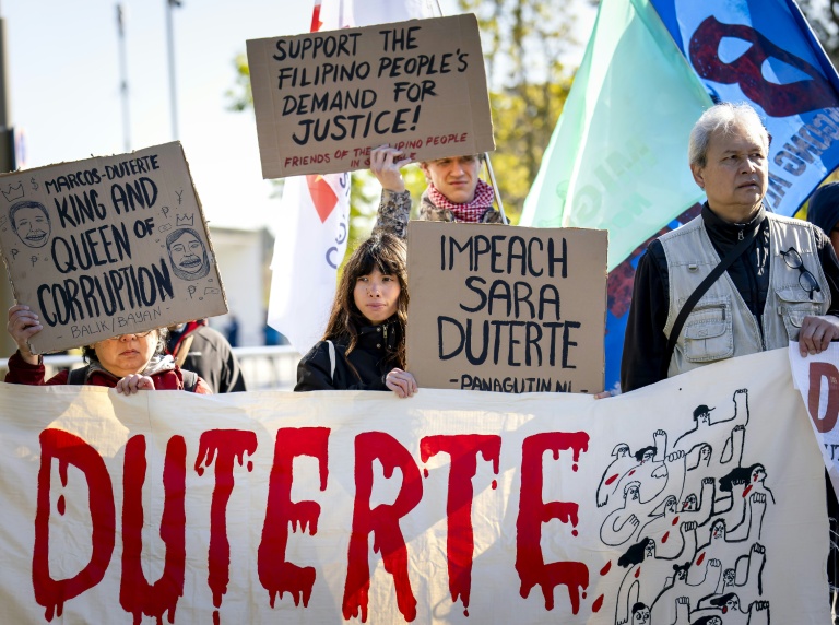 Les parlementaires philippins votent en faveur de la destitution de la ...
