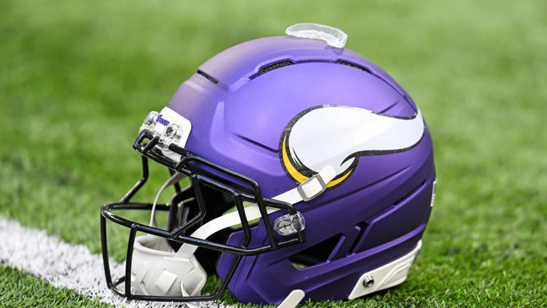 Vikings sign UDFA DL Smith Vilbert, LB Bangally Kamara