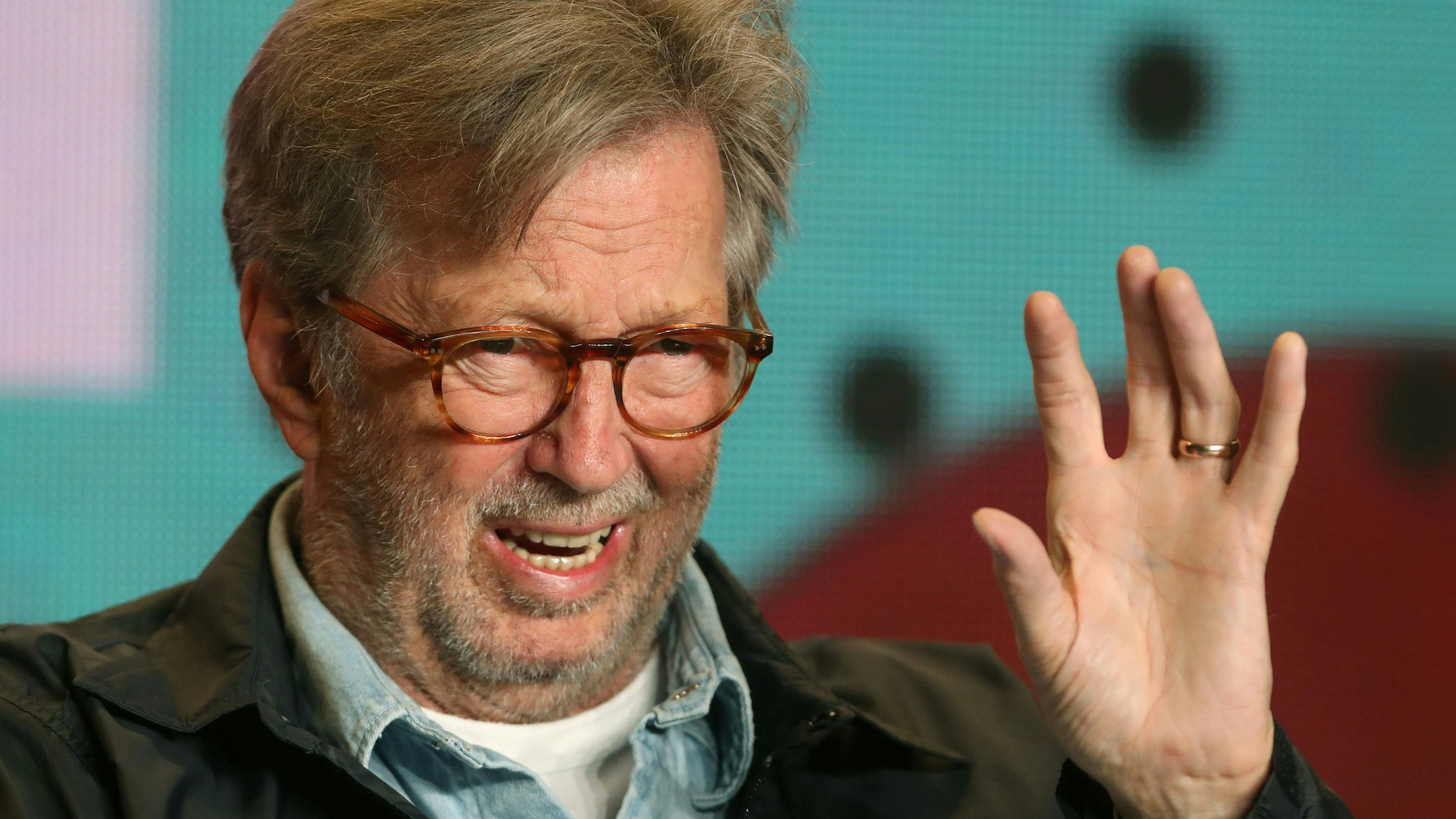 Bühnen-Schock! Eric Clapton von Fan attackiert