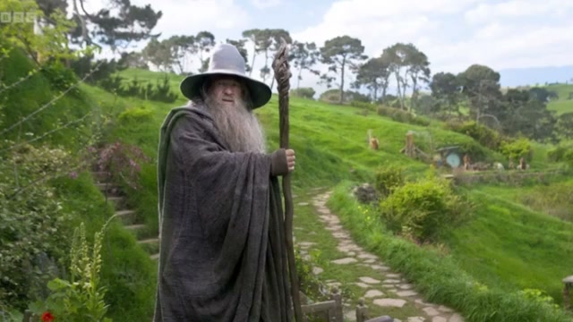 Ian McKellen reveals one downside of returning to Lord of the Rings