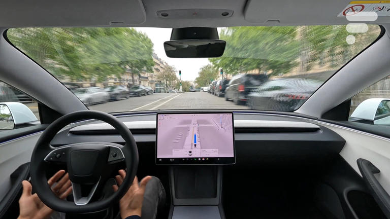 4 600 km sans toucher le volant : l’exploit fou du FSD de Tesla qui se ...
