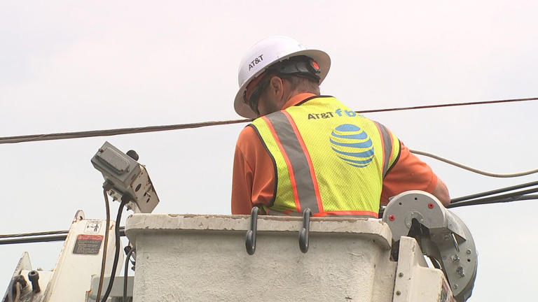 Police arrest copper wire thieves disguised as AT&T workers