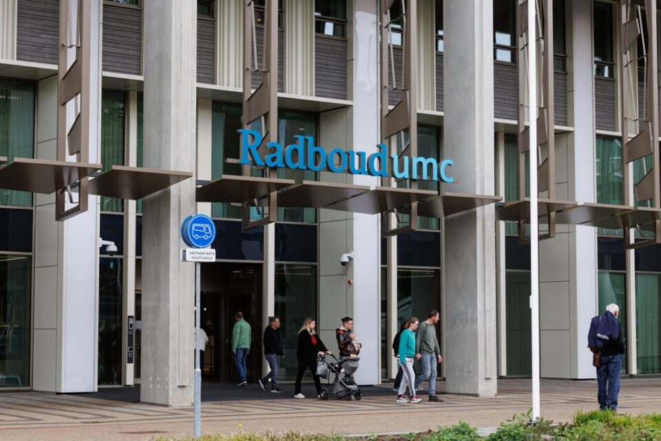 Douze soignants néerlandais en quarantaine