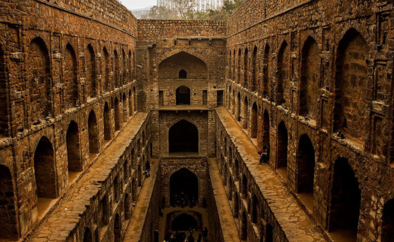 Agrasen Ki Baoli, the dry stepwell in Delhi that was once filled with ...