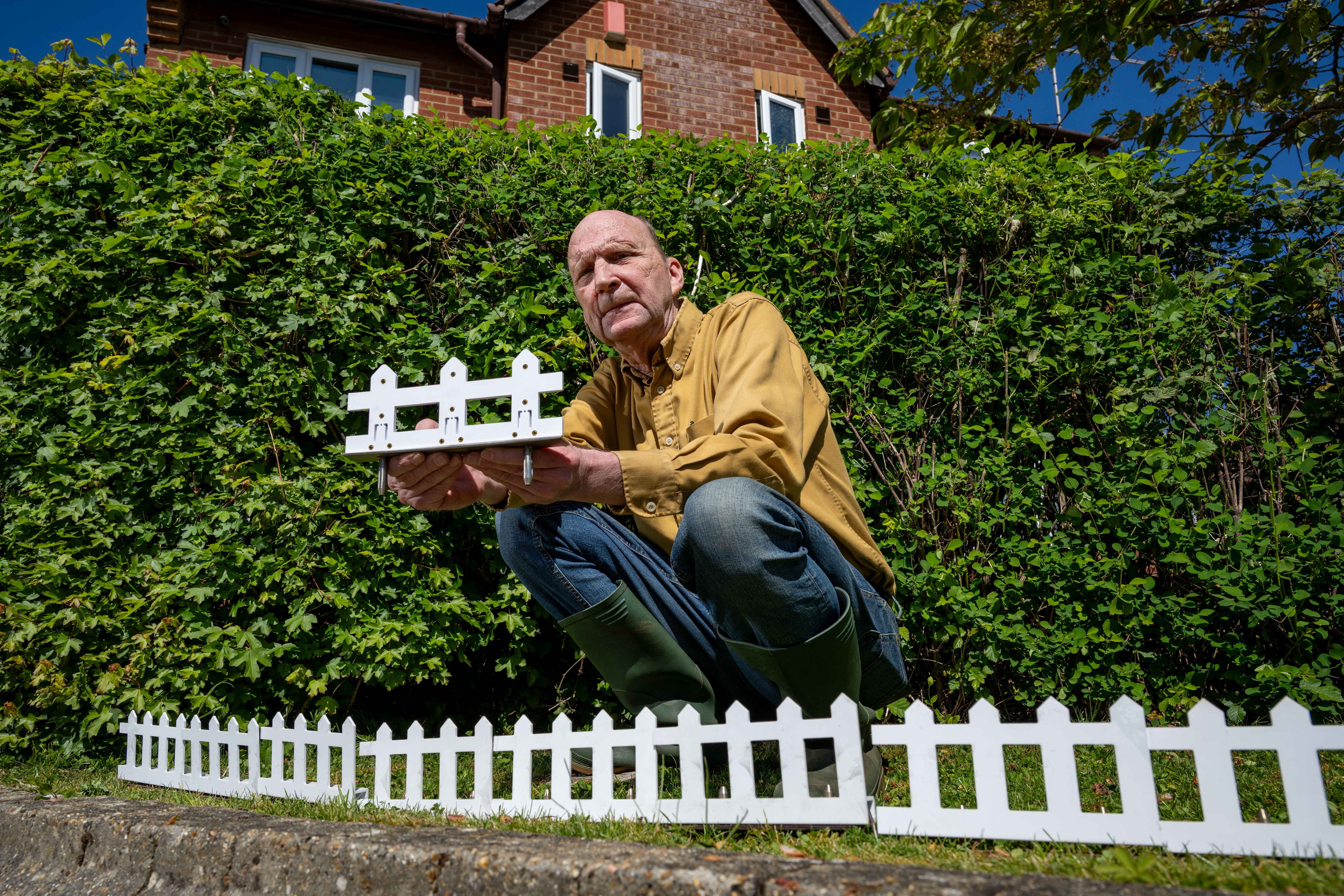 Milton Keynes man invents stinger fence with hidden spikes to stop cars ...