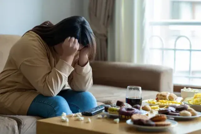 El agotamiento mental estaría relacionado con la mala alimentación y el ...