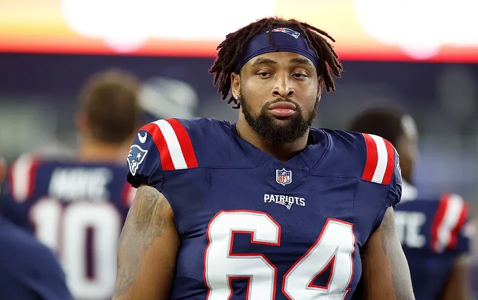 Falcons sign ex-Patriots guard Layden Robinson after tryout