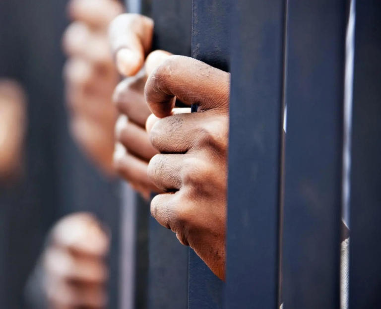 Bhiwandi jail inmate creates ruckus at hospital, injures himself