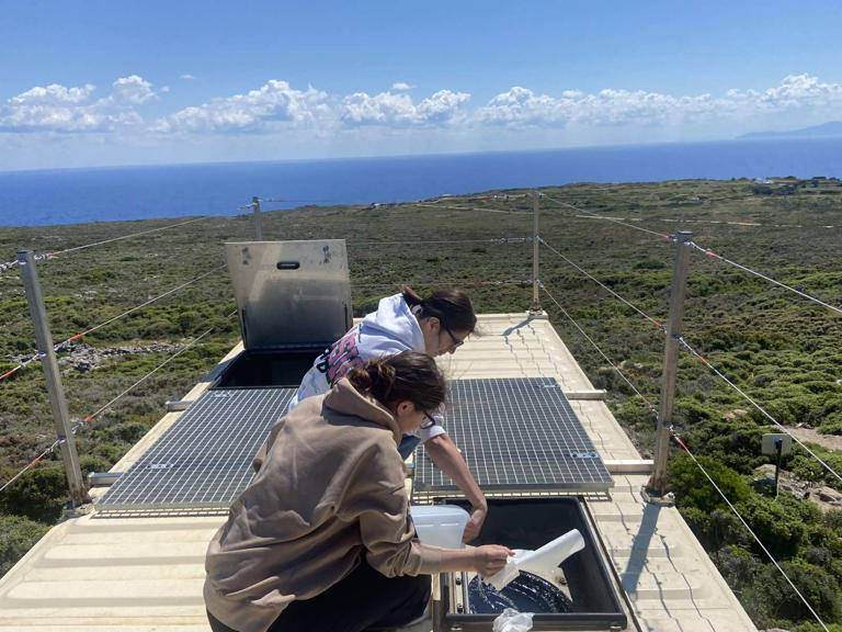 AtmoHub: Κορυφώνεται το φαινόμενο μεταφοράς αφρικανικής σκόνης – Ποιες ...