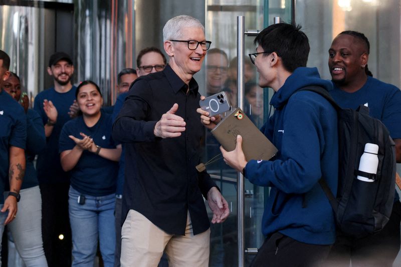 Elon Musk, Tim Cook y la CEO de Boeing viajarán a China con Trump ...