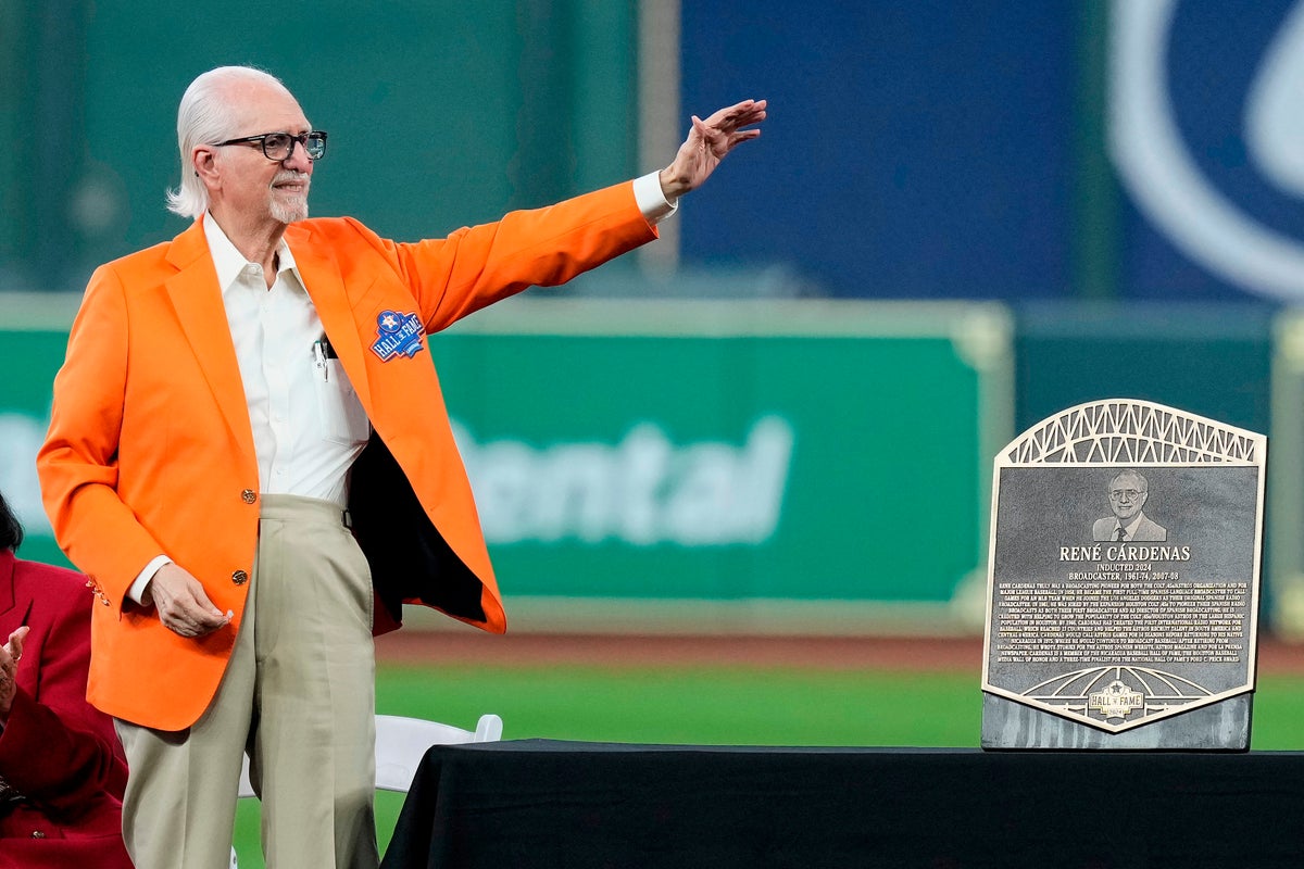 René Cárdenas, pioneer in Spanish-language broadcasts of MLB games ...