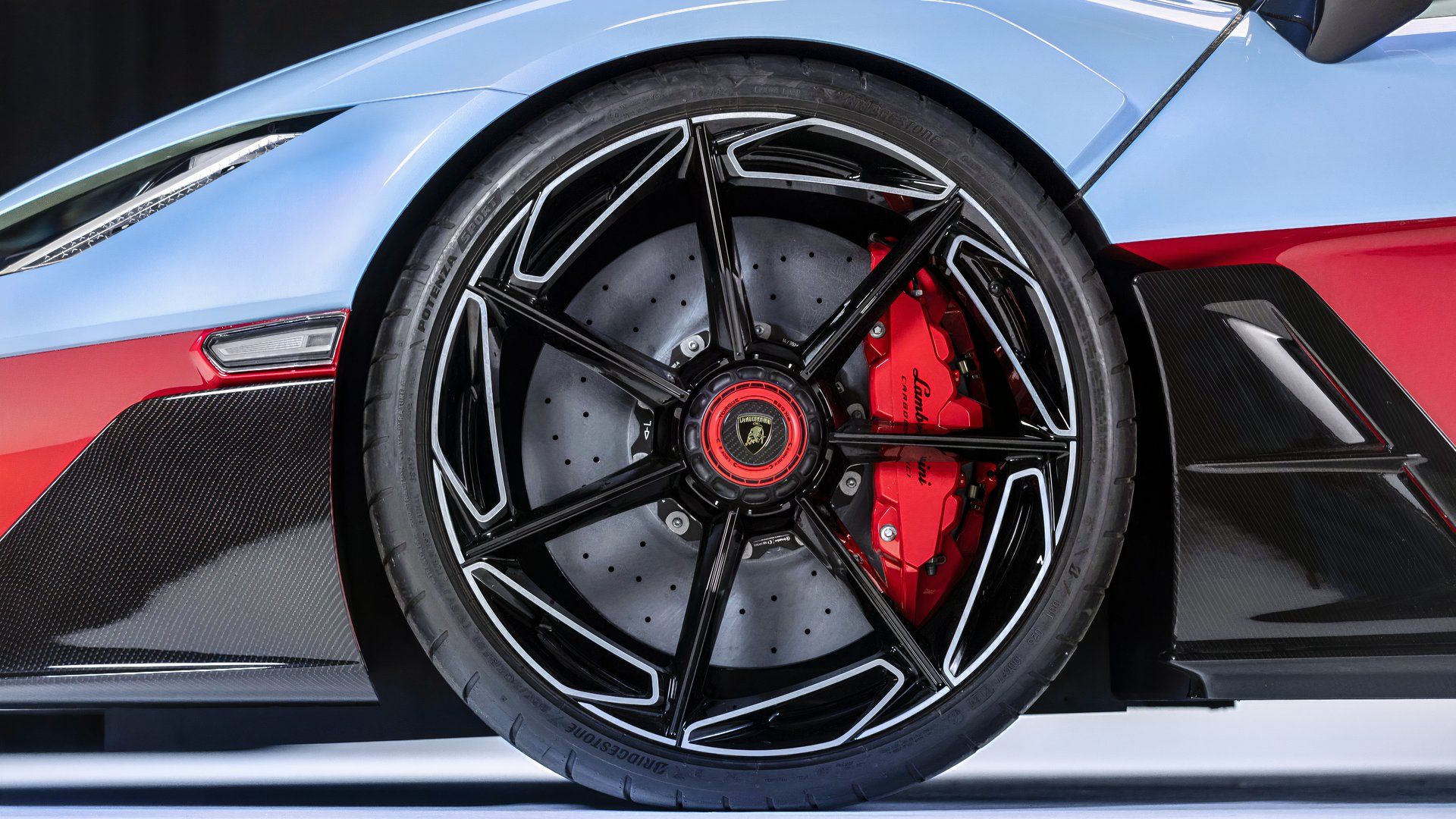 Lamborghini Fenomeno roadster debuts with 1,065 HP and 15-car run