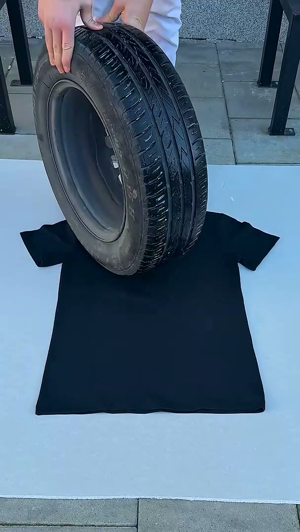 DIY tire pattern T-shirt hack #creative #tshirt #tire #trick