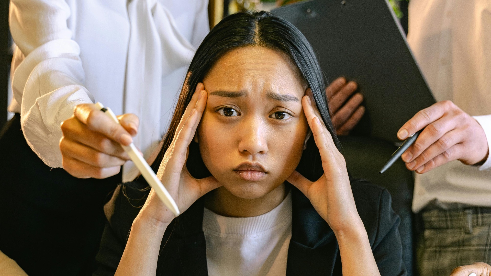 10 things we all hate about working full-time & 10 undeniable perks