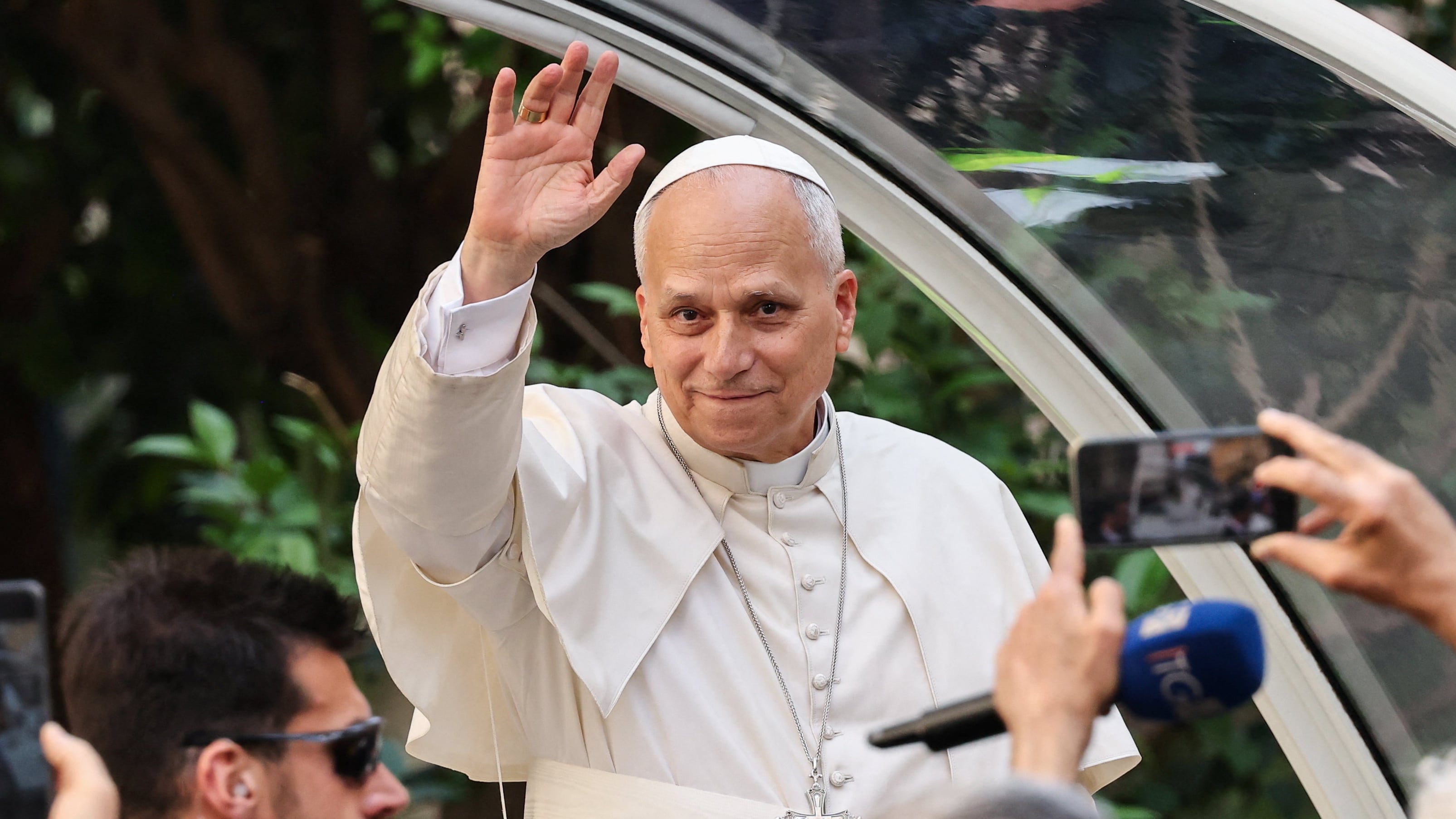 Pope Leo’s MAGA brother spotted rubbing shoulders at Trump’s tacky fight