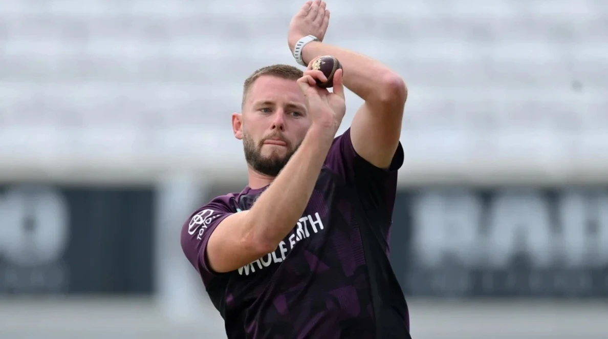 Gus Atkinson taken off the field after England teammate’s bouncers hit ...