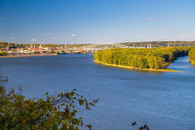 Why retirees are moving to Dubuque, Iowa, for its Mississippi River ...