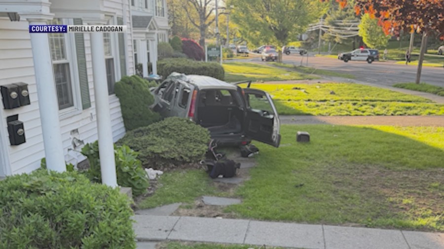 'Unbelievable:' Neighbors recall car flipping, then crashing into house ...
