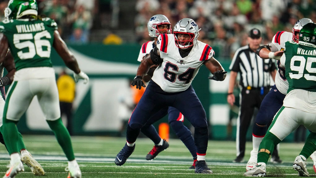 Falcons sign ex-Patriots guard Layden Robinson after tryout