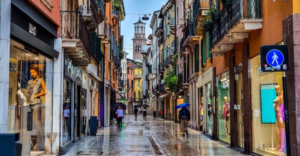 14 Italian streets that turn a simple walk into a travel highlight