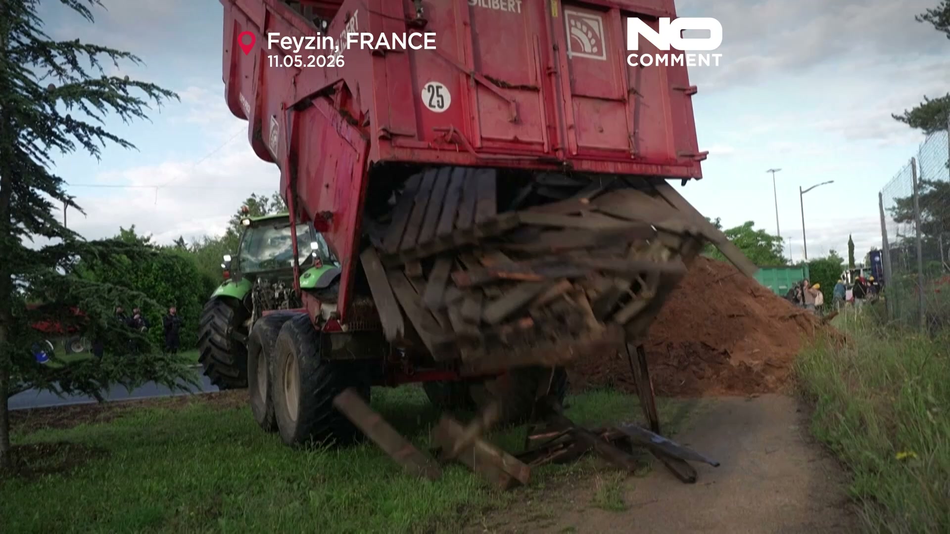 French farmers dump manure at TotalEnergies refinery in fuel price protest