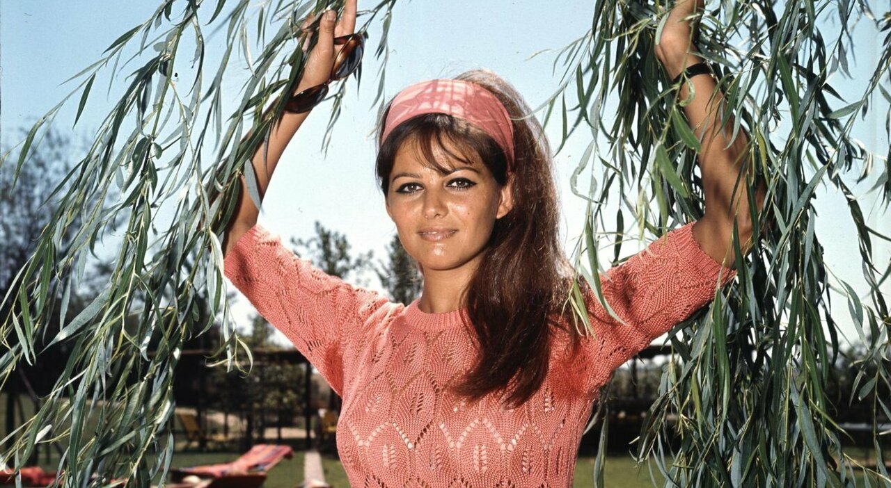 Claudia Cardinale, all'asta i gioielli storici. La figlia: «Da piccola ...