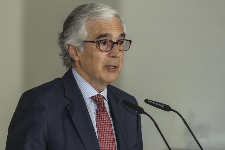 Aguiar-Branco espera clarificação do Chega na revisão da CRP