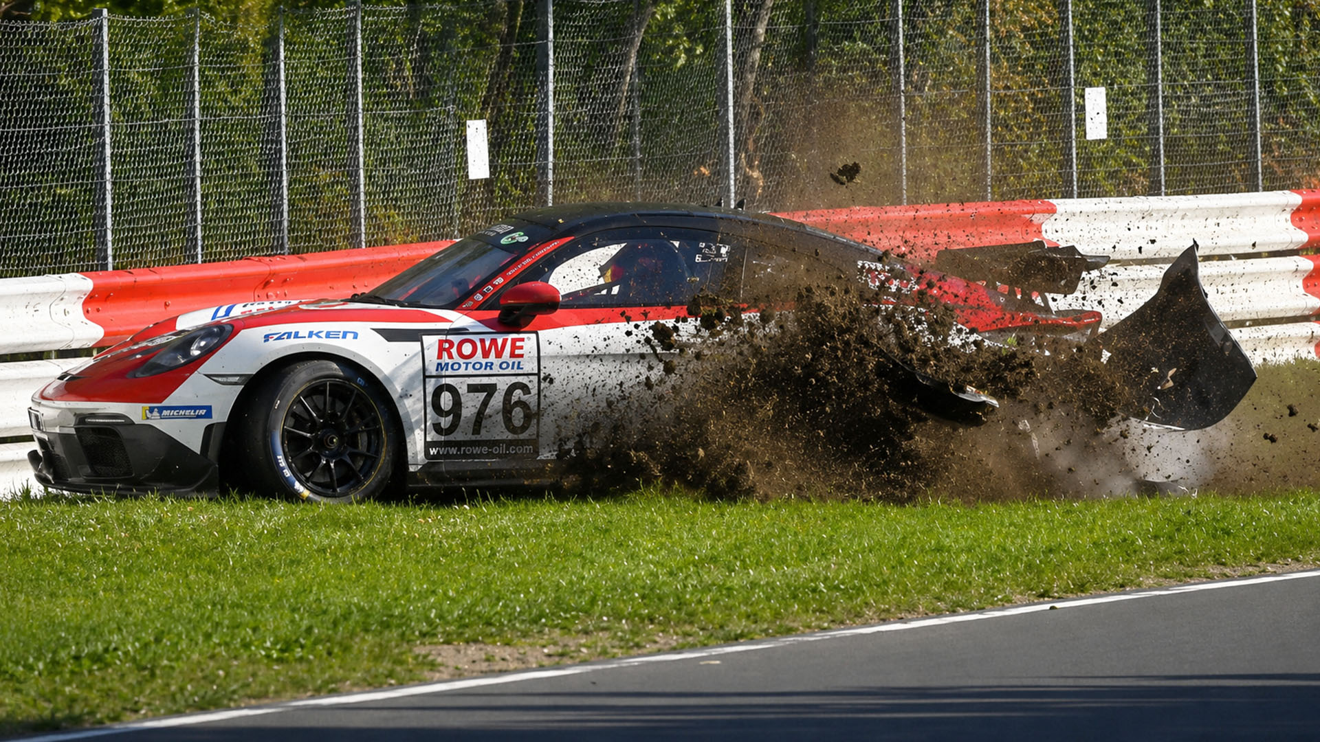 High speed Nürburgring battle ends with brutal racing crash
