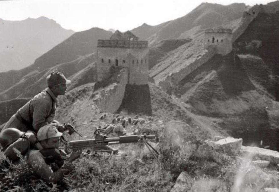 Vintage photos of world-famous locations before modern tourism