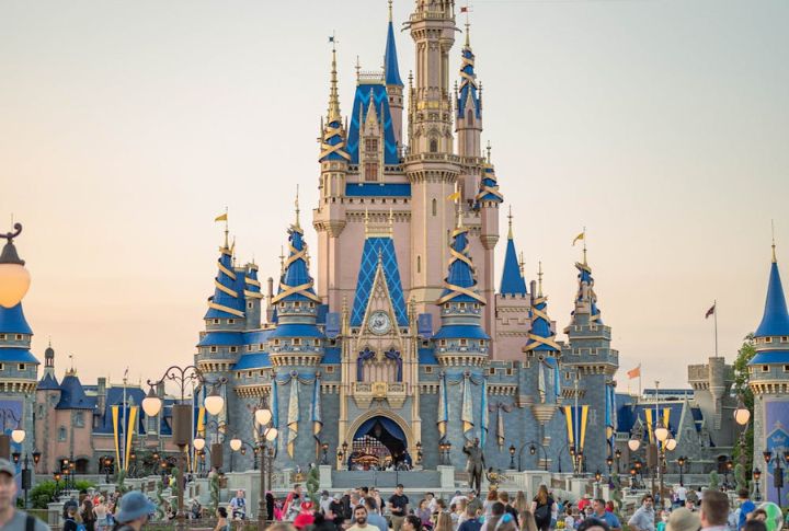 10 easy tricks that make Disney more affordable