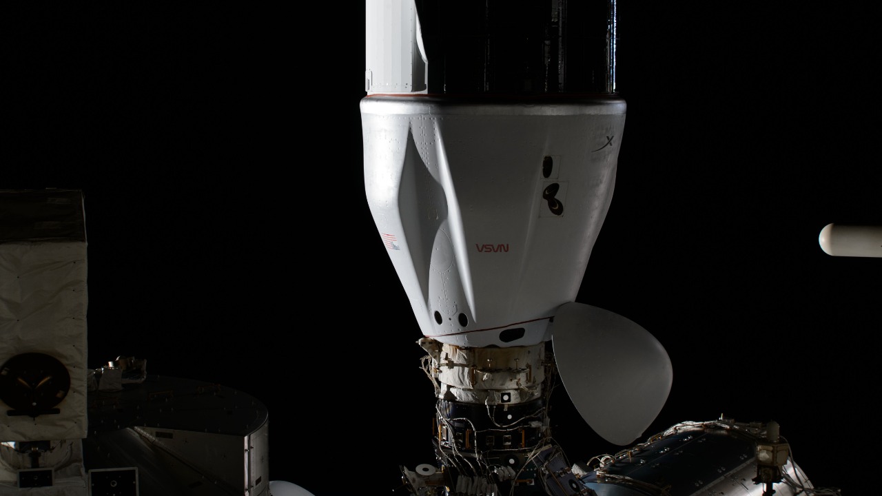 NASA and SpaceX are sending 6,500 pounds of cargo to the ISS on Tuesday ...