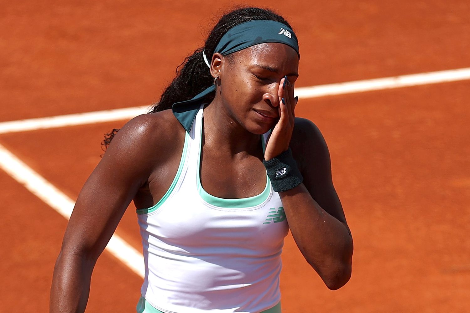 Coco Gauff smashes her head with her racket as she admits to dealing ...
