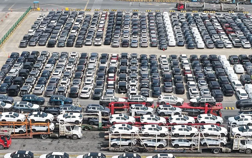 US auto industry urges Trump to block Chinese car access