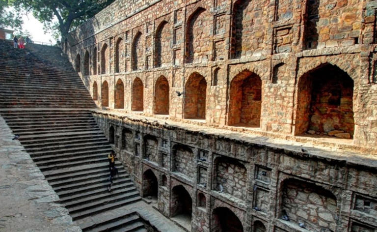 Agrasen Ki Baoli, the dry stepwell in Delhi that was once filled with ...