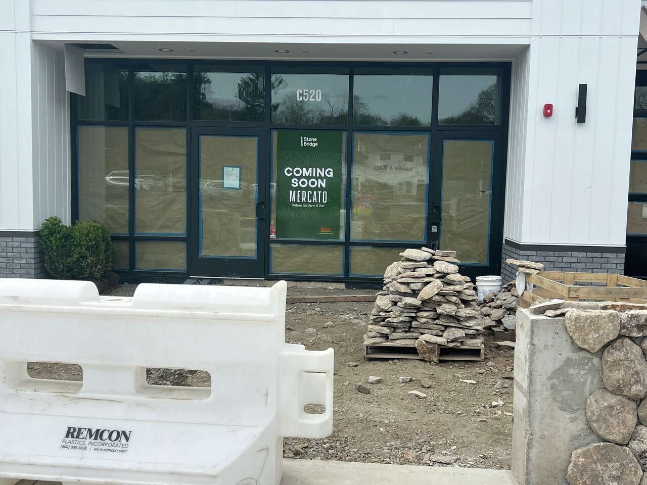 Latest business openings, closings in CT: Dress for Less, Blu Pointe's ...