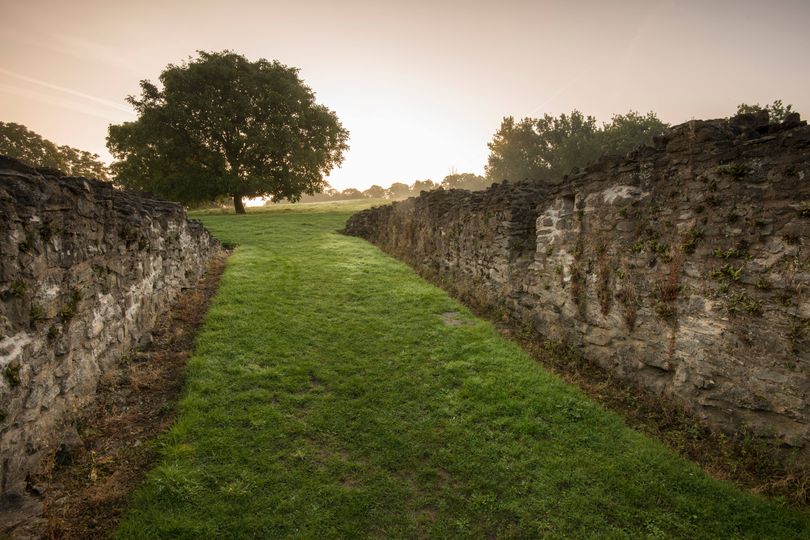 The south east London walk with a castle, palace and dinosaurs along ...