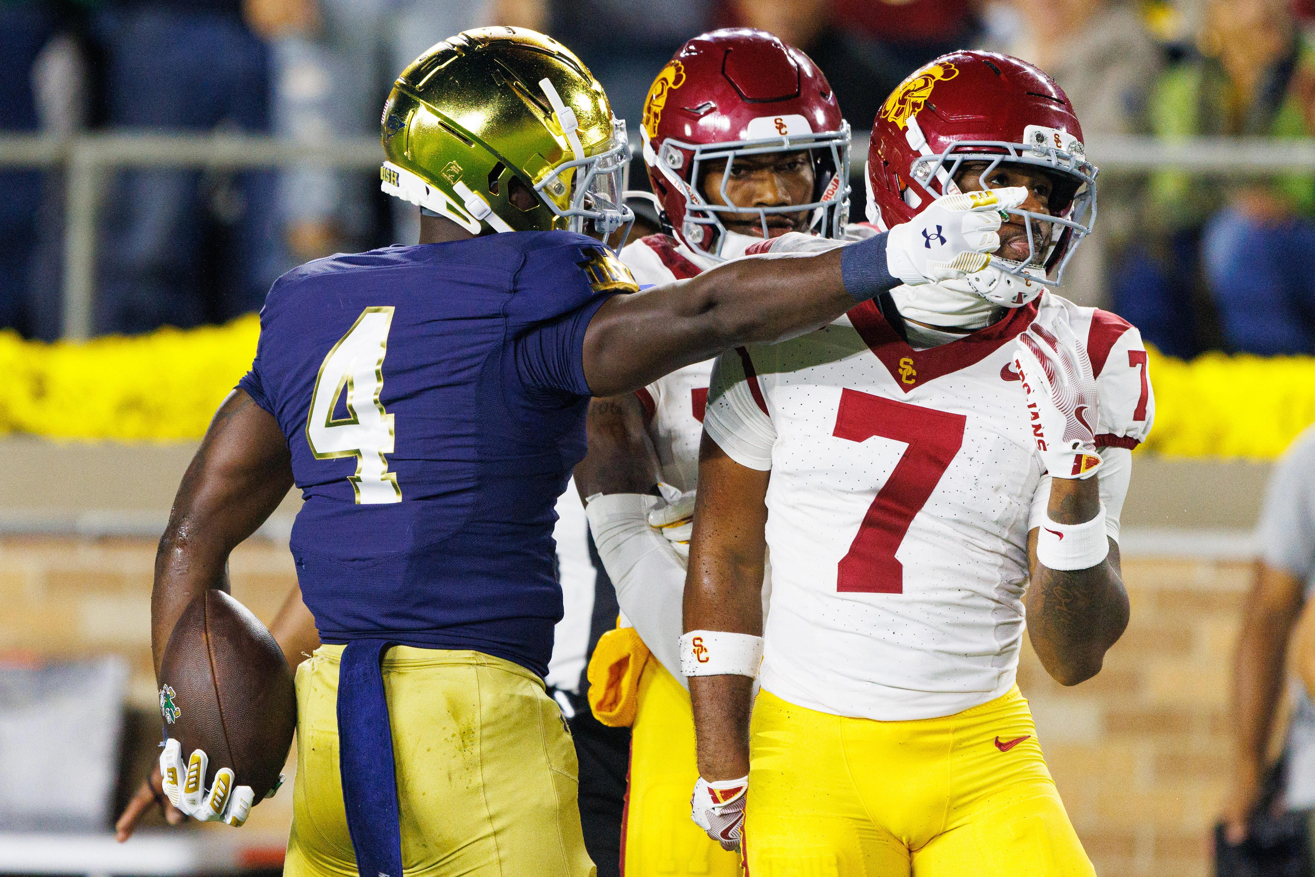 Notre Dame alum Jeremiyah Love makes connection with Carson Beck