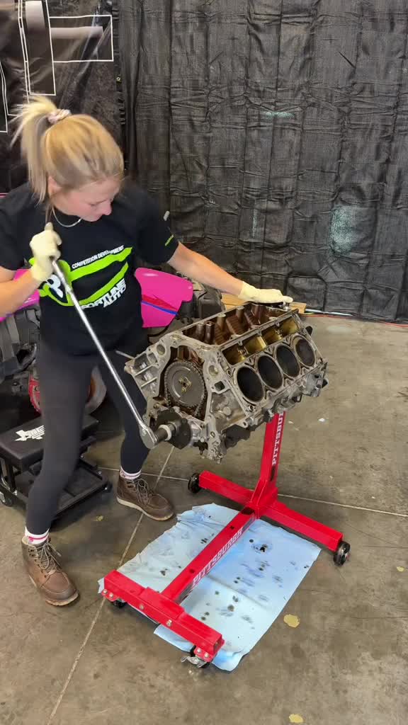 An LS engine tear-down shows every part in detail